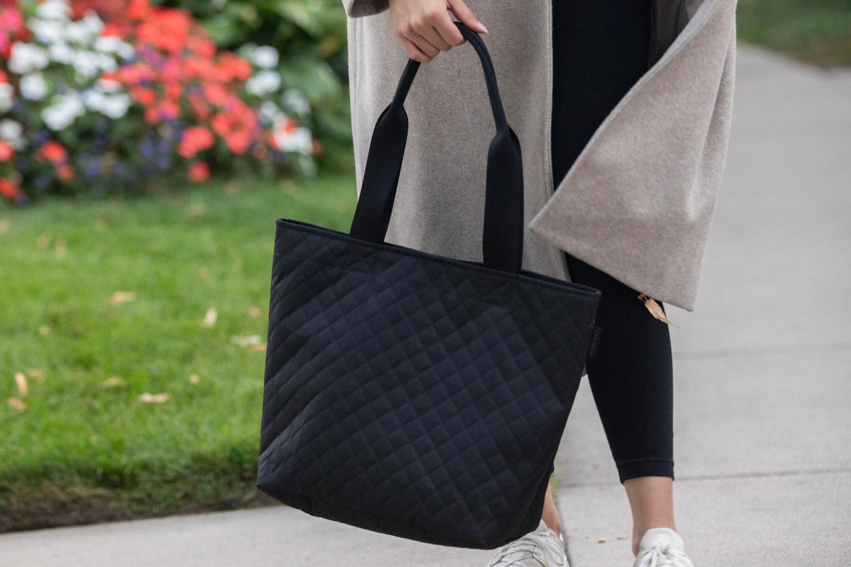 What is a Tote Bag: A Complete Guide to Styles, Uses, and More – Canvelle